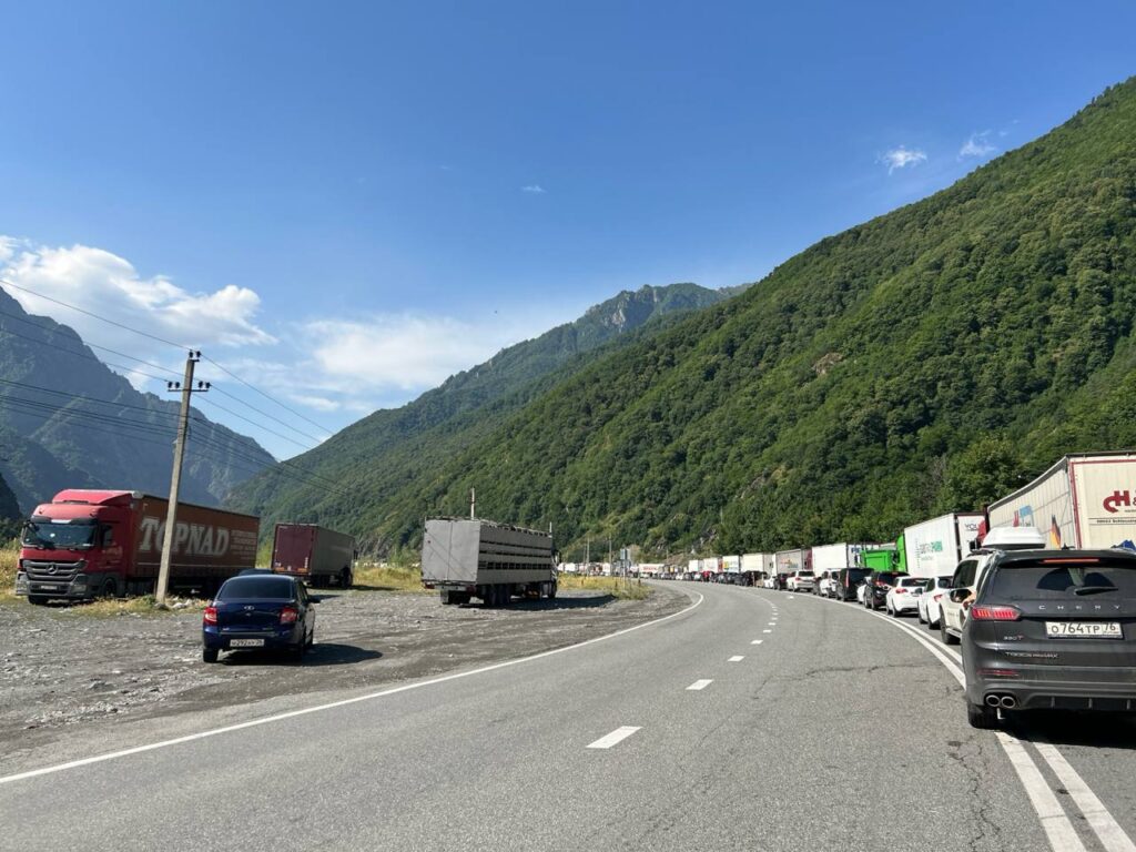 Upper Lars: Georgia–Russia Border Crossing Guide 2026